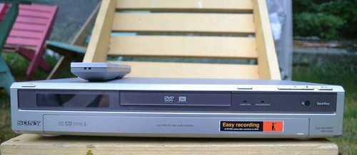 1. CD-DVD плеер sony RDR-GX210