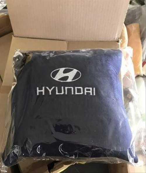 Подушка-плед Hyundai