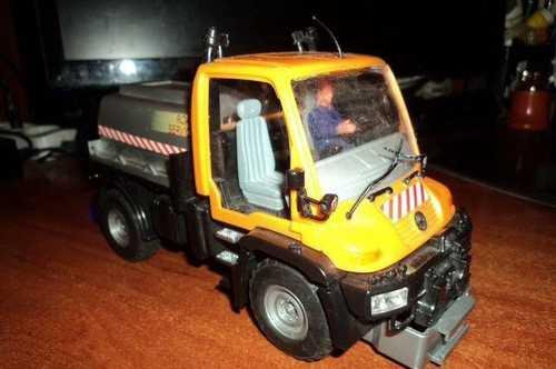 Модель Mercedes-Benz Unimog 1:24