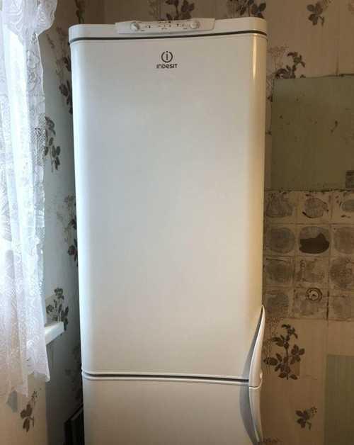 Холодильник indesit c240g