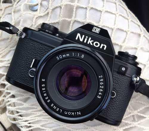 Плёночный фотоаппарат Nikon EM + Nikon lens 50mm