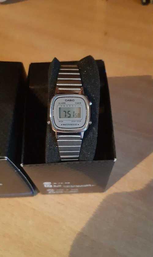 Часы Casio LA670