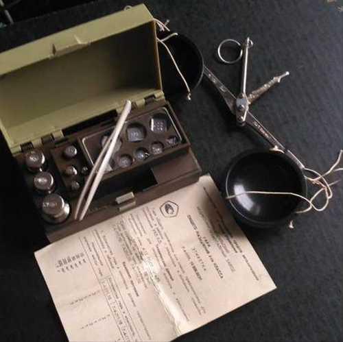 Весы лабораторные с набором Гирь Г-4-1111