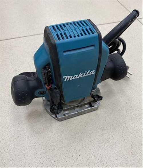 Фрезер Makita RP0900 (шур)