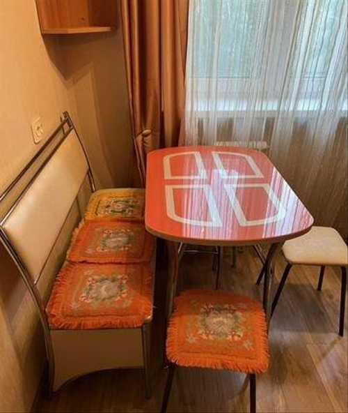 Кухонный стол,лавочка и стулья комплект бу