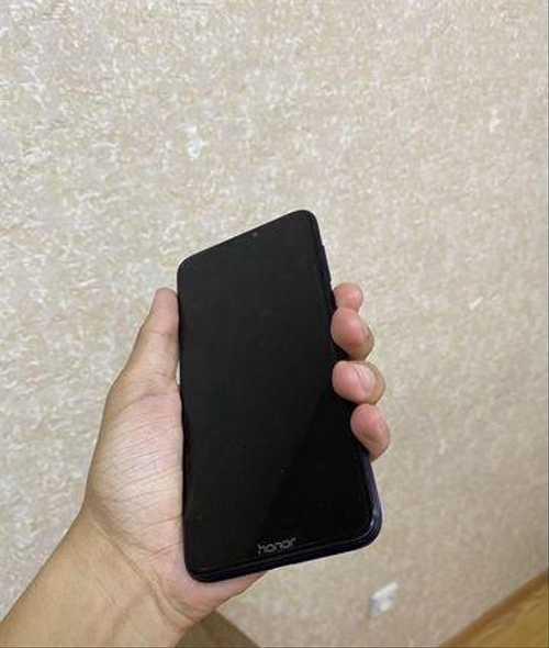 Телефон Huawei Honor 8c