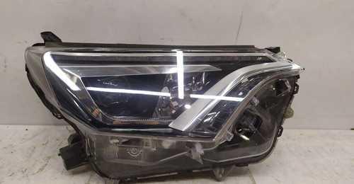 Фара правая Toyota Rav4 XA40 2015-2019