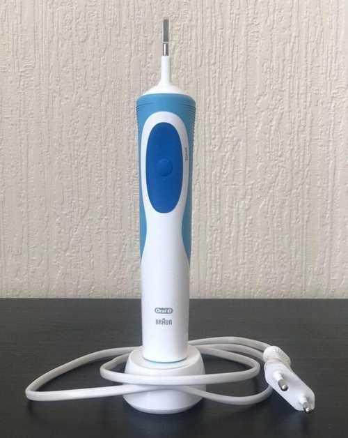 Электрическая зубная щетка Oral-B Braun Vitality