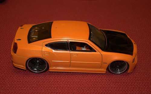 Модель Dodge Charger SRT-8 1:24 Jada