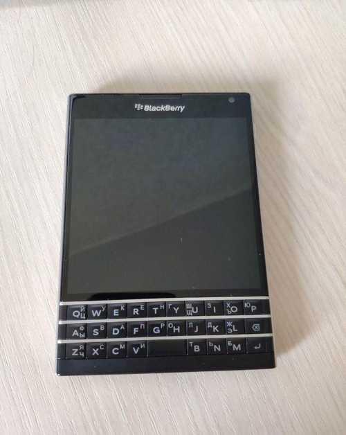 Телефон BlackBerry Passport