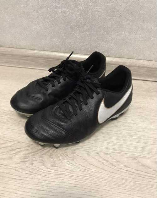 Бутсы Nike кожаные с шипами 37,5
