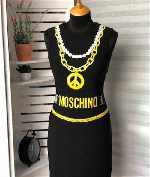 Платье Moschino