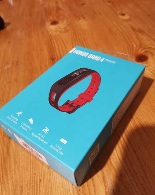 Продаётся умный браслет honor Band 4