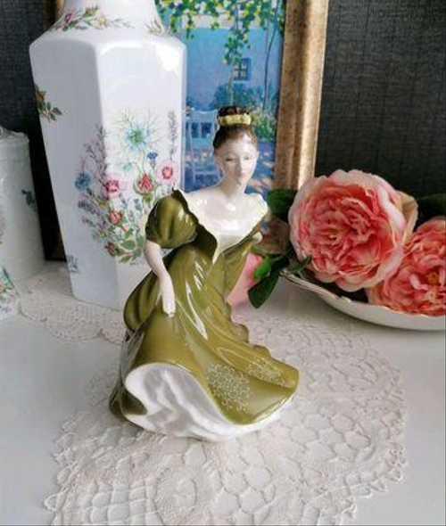 Royal Doulton Lynne статуэтка Англия винтаж