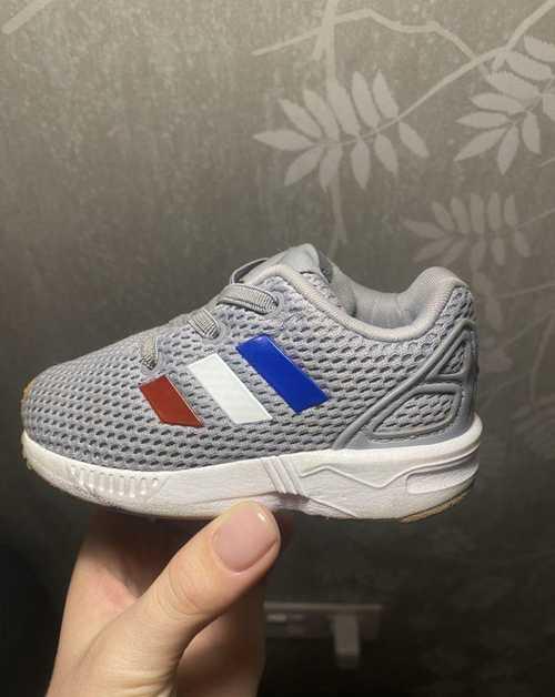 Кроссовки адидас