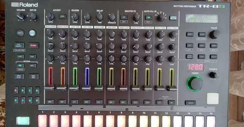 Roland TR-8S