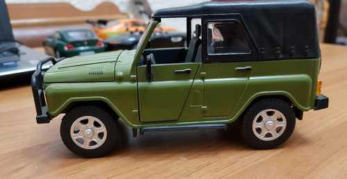 Модель авто УАЗ hunter 1:24