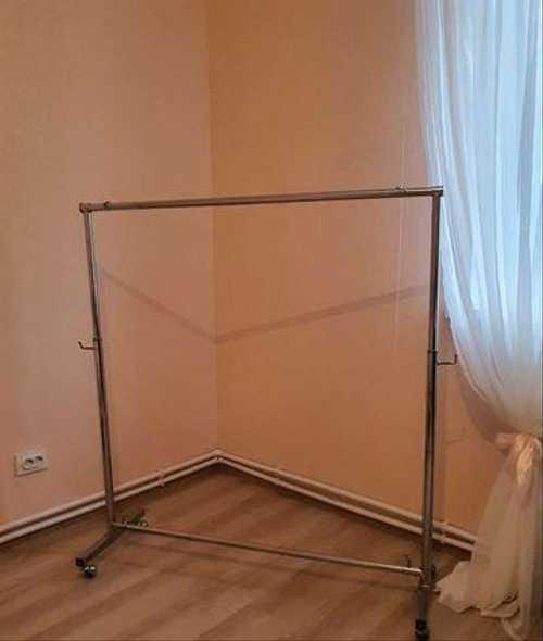 Вешалка д/одежды напольная на колесах