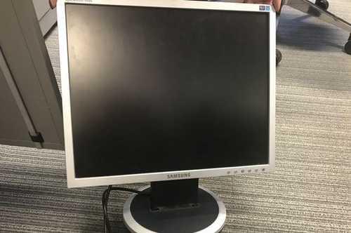 Монитор Samsung SyncMaster 940N