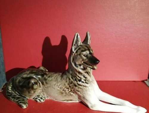 Фарфоровая статуэтка собаки лфз