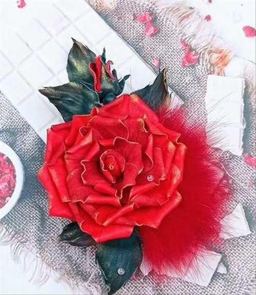 Брошь, заколка из кожи роза. алая баллада