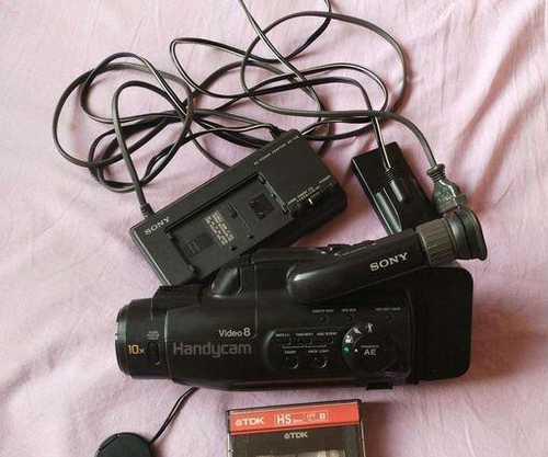 Видеокамера Sony Handycam Video 8 (CCD-FX300E)