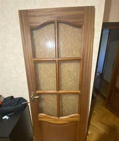 Дверь деревянная со стеклянными вставками бу