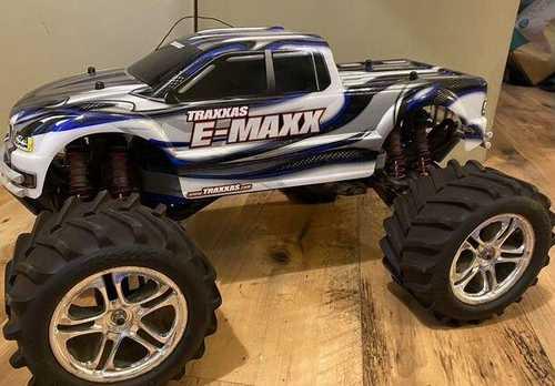 Traxxas E-Max Радиоуправляемая Машина