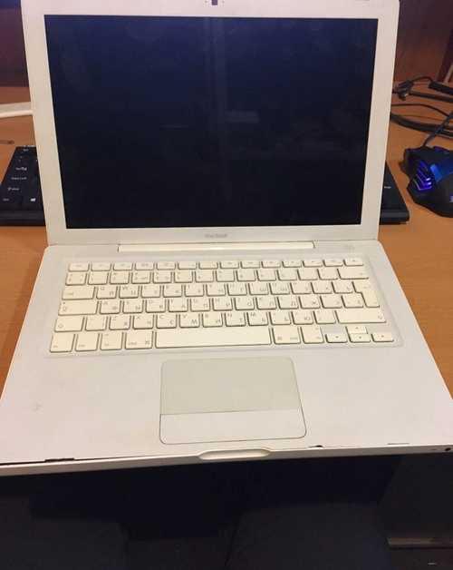 MacBook 13 white a1181
