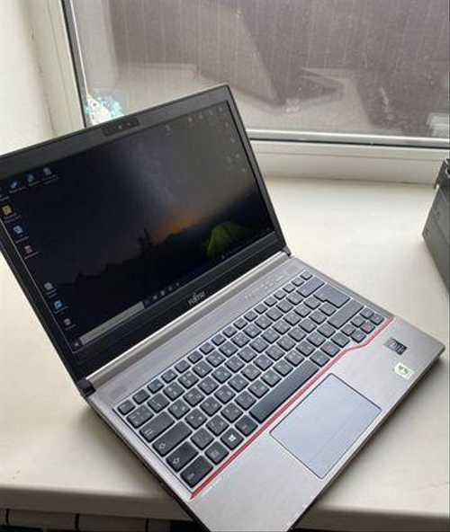 Ноутбук Fujitsu Lifebook E734