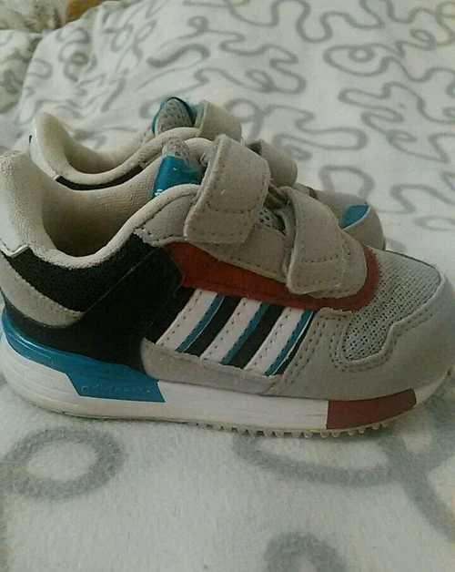Кросовки adidas 22р