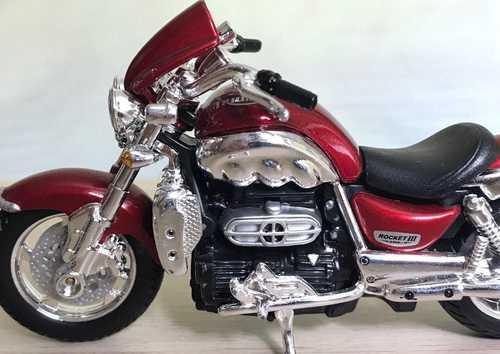 Модель мотоцикла triumph rocket III (3) ; 1:18