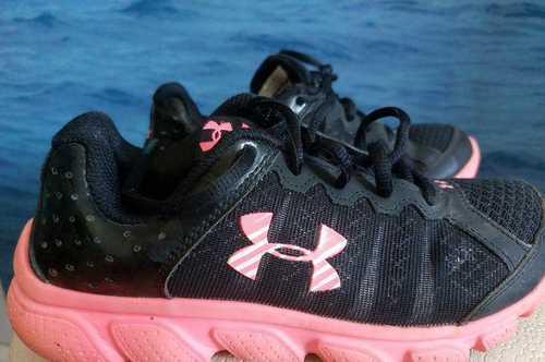 Кроссовки женские Under Armour 36.5