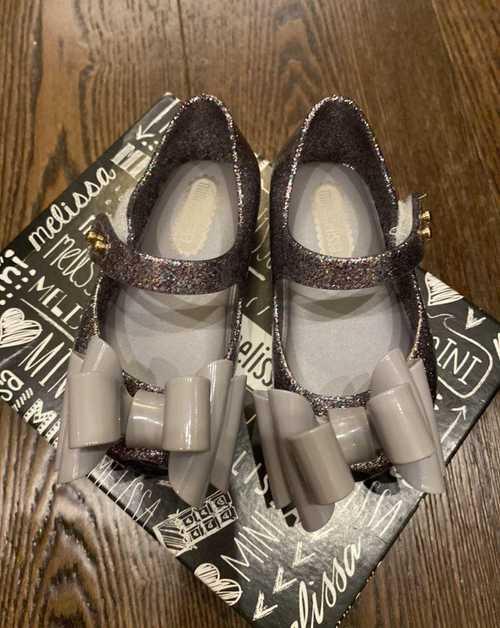 Продаю туфли Mini Melissa
