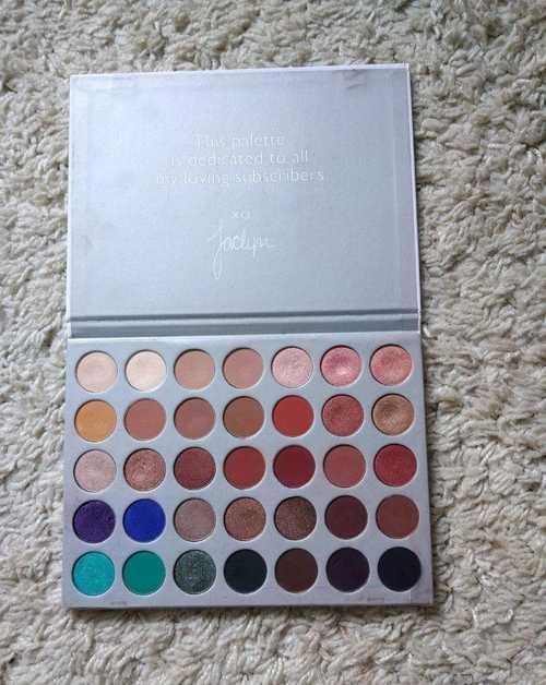 Палетка теней бренда Morphe Jaclyn Hill