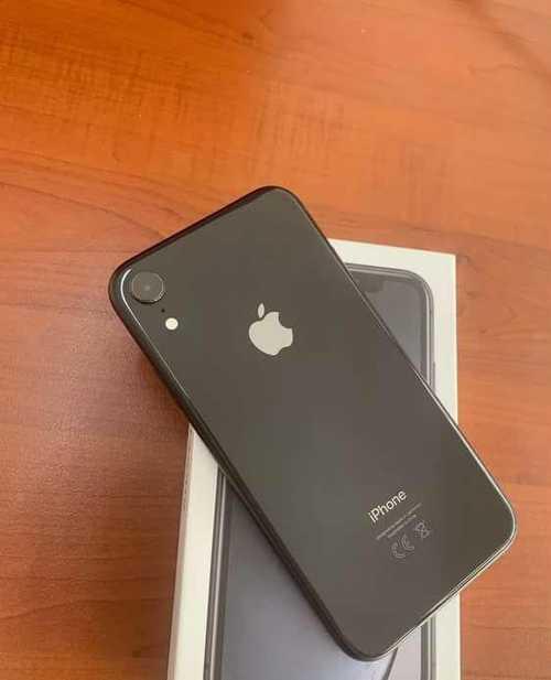 Телефон iPhone XR