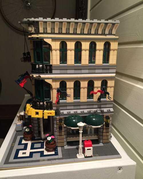 Lego 10211