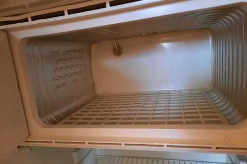 Холодильник бу средний