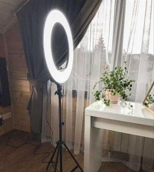 Кольцевая лампа для фотографа и качественнвх фото
