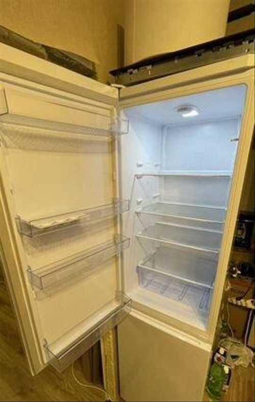 Холодильник бу Beko rcsk335m20w