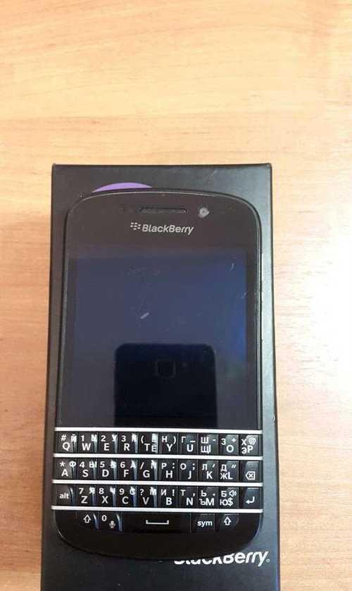 Телефон BlackBerry Q10 с русской клавиатурой