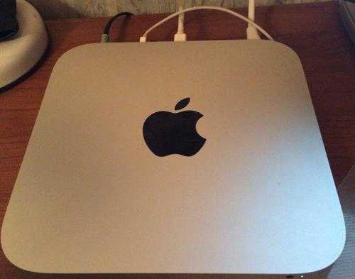Mac Mini (MD387) i5,128SSD, 8GB +keyboard A1314
