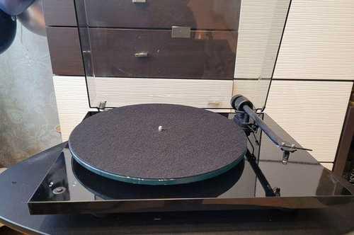 Проигрыватель винила Pro-Ject T1 OM 5E