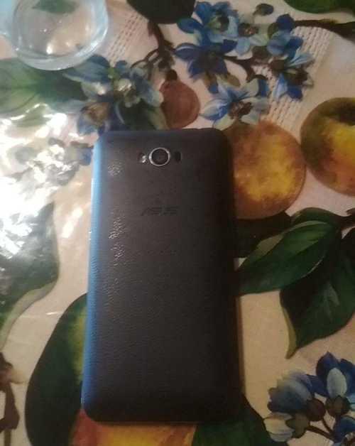 Телефон asus Z010D
