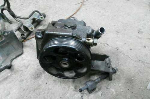 Насос гур Субару Легаси Оутбек 2004г B13 EJ25
