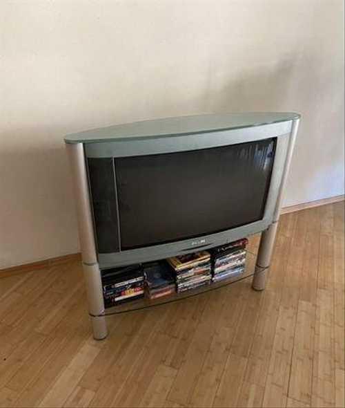 Телевизор и тумба под телевизор