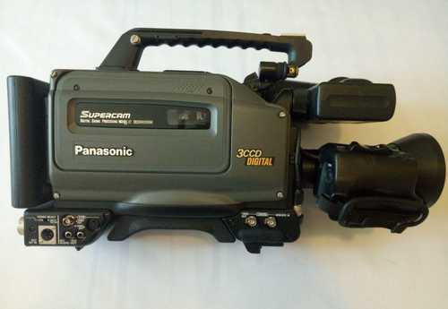 Видеокамера Panasonic AG -DP800