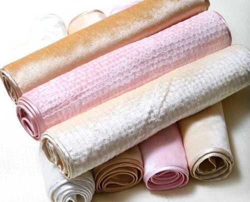 Махровое полотенце из натурального шелка