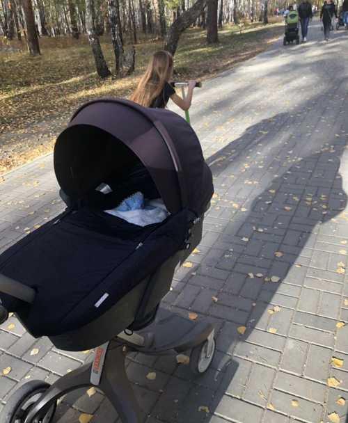 Коляска stokke