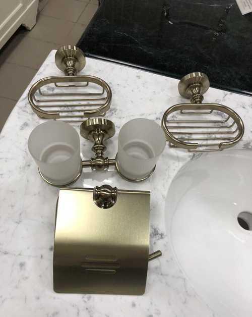Испанские аксессуары в ванную комнату бронза